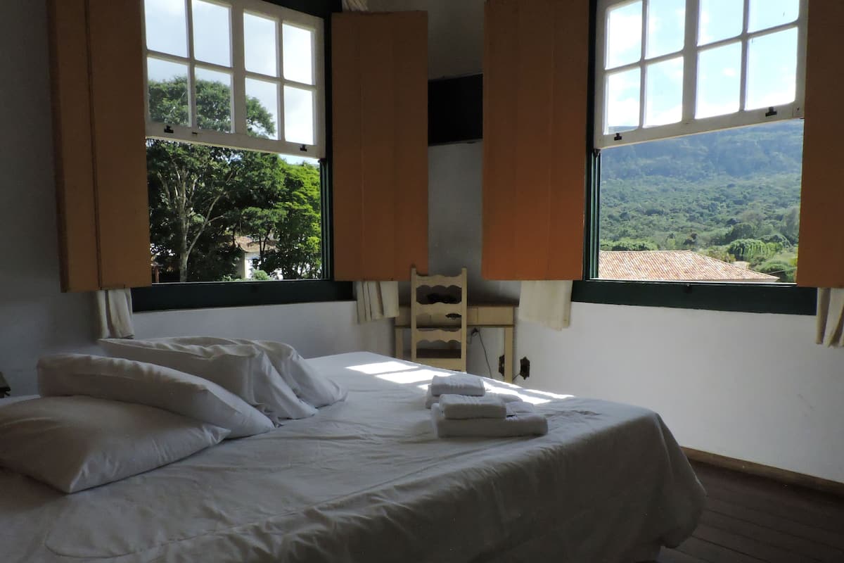 Quarto Duplo Standard | Minibar, secretária, Wi-fi grátis, roupa de cama fornecida