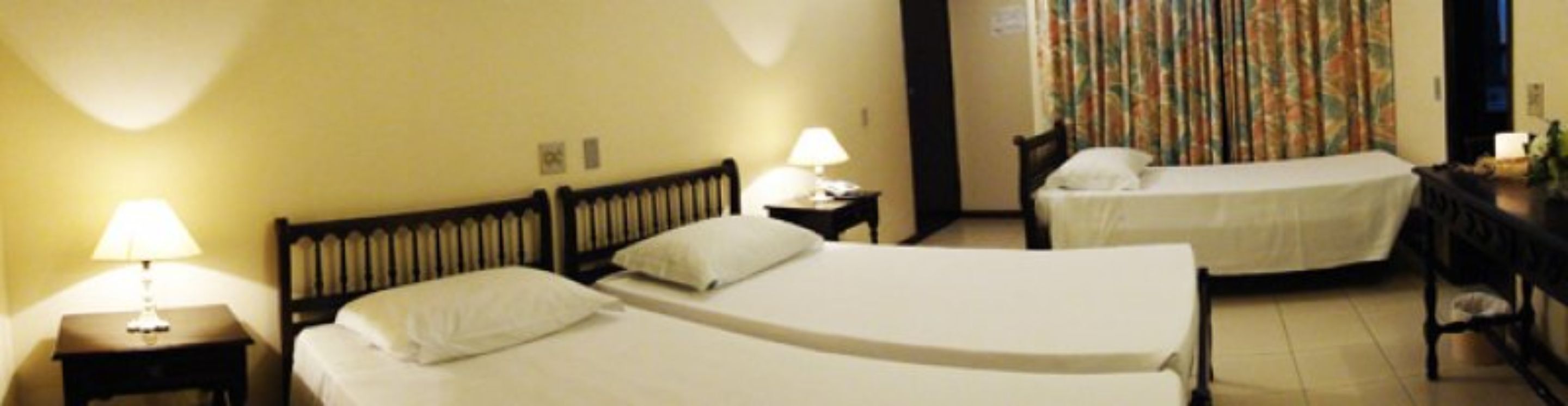 Frigobar, escrivaninha, Wi-Fi de cortesia, roupa de cama