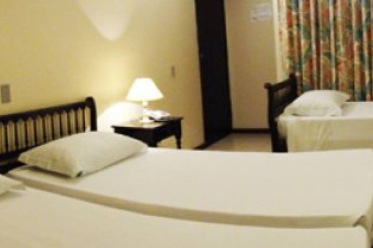 Frigobar, escrivaninha, Wi-Fi de cortesia, roupa de cama