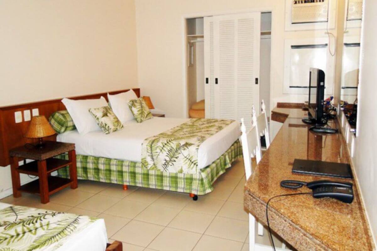 Frigobar, escrivaninha, Wi-Fi de cortesia, roupa de cama