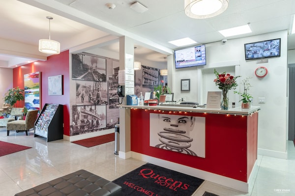 Queens Hotel - New Westminster