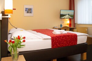 Quarto Duplo Standard | Secretária, cortinas/cortinados opacos, quartos insonorizados 