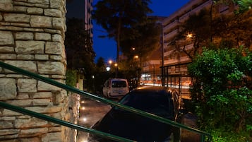 Estacionamento sem assistência (pago) (EUR 10 por dia)