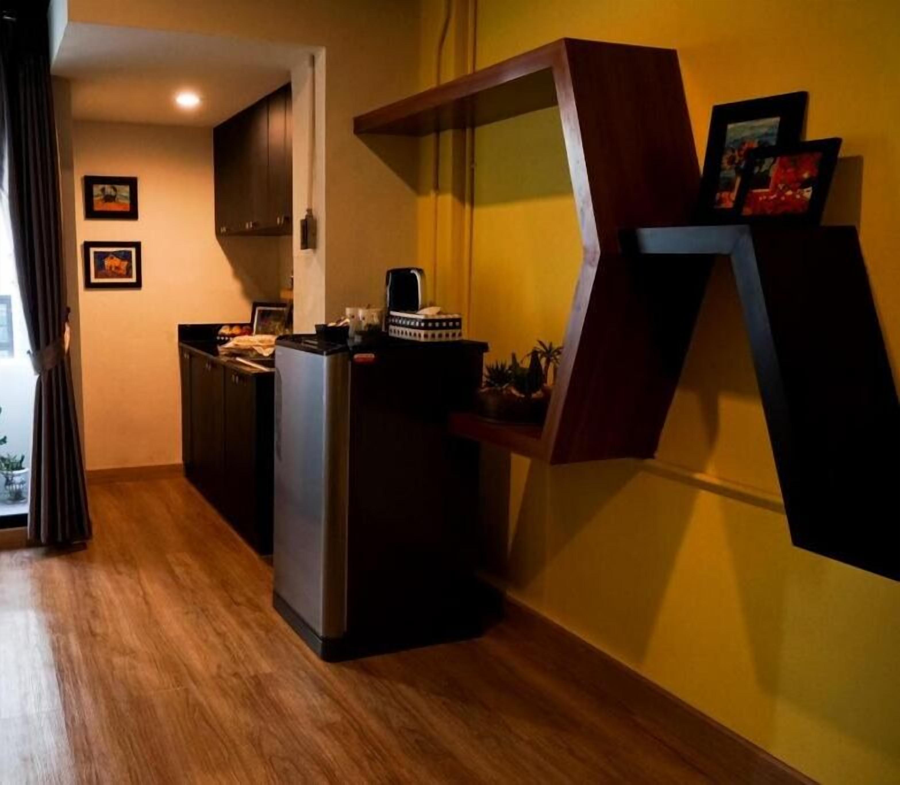 Geladeira, chaleira elétrica