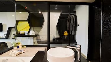 Grand Suite | Cofre no quarto, com decoração personalizada