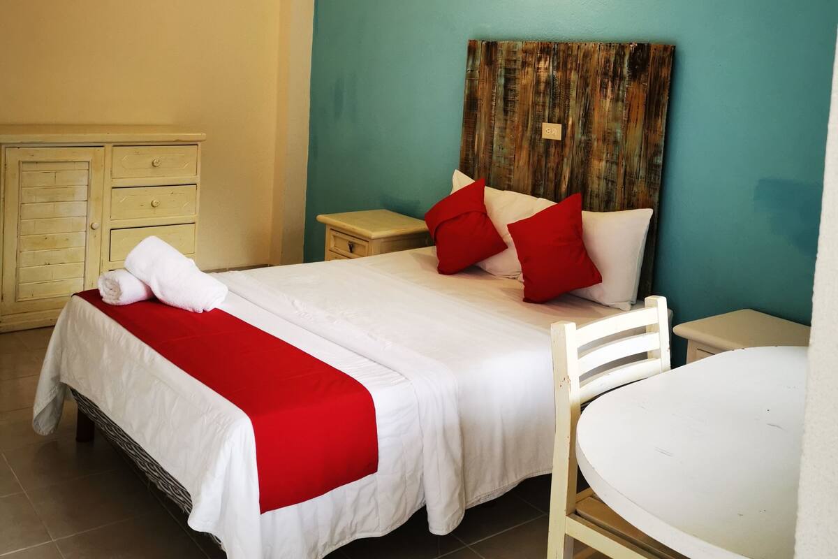 Quarto standard | Ferros/tábuas de passar roupa, camas extras/dobráveis (sobretaxa)
