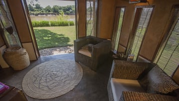 Quarto casal família, vista para o rio | Roupa de cama