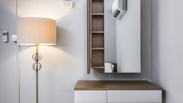 Private Room with Shared Bathroom | Cortinas blackout, Wi-Fi de cortesia, roupa de cama