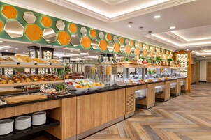 Pequeno-almoço tipo buffet diário (15.00 AZN por pessoa) 