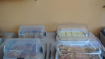 Pequeno-almoço tipo buffet diário incluído