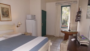 Roupas de cama antialérgicas, frigobar, cortinas blackout