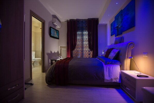 Quarto Duplo Básico | Secretária, ferro/tábua de engomar, Wi-fi grátis