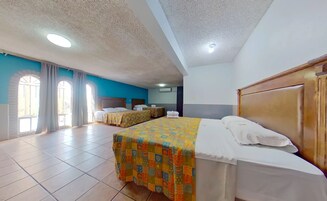 Quarto triplo básico | Wi-Fi de cortesia, roupa de cama