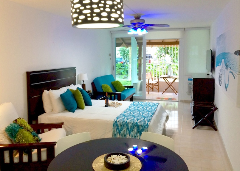 Lujosa Cabana - Mejor Ubicación - Pasos A La Playa, Wifi Y Estacionamiento - Puerto Rico