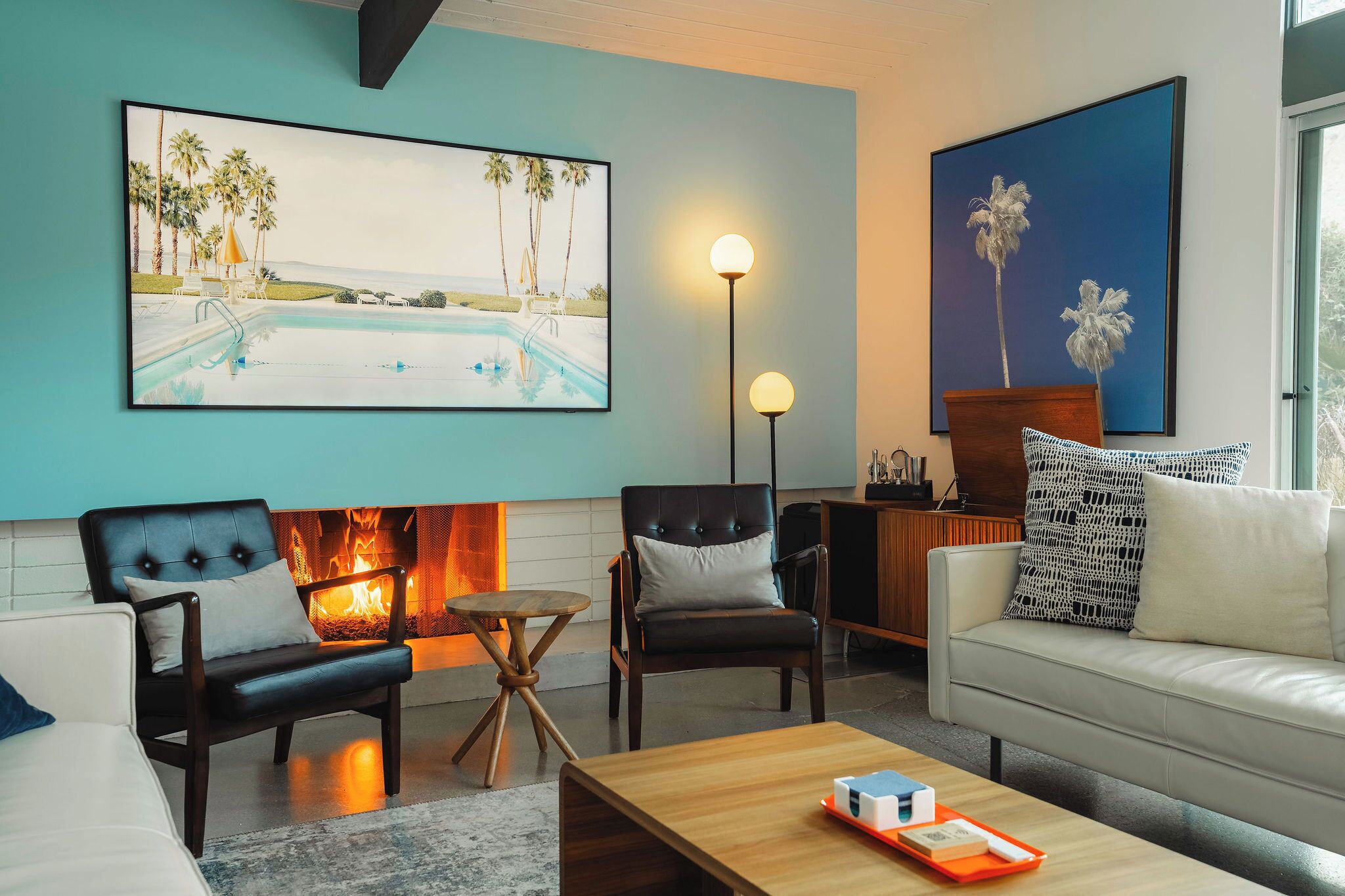 Hollywood History Views Saltwater Pool & Spa - Palm Springs, CA