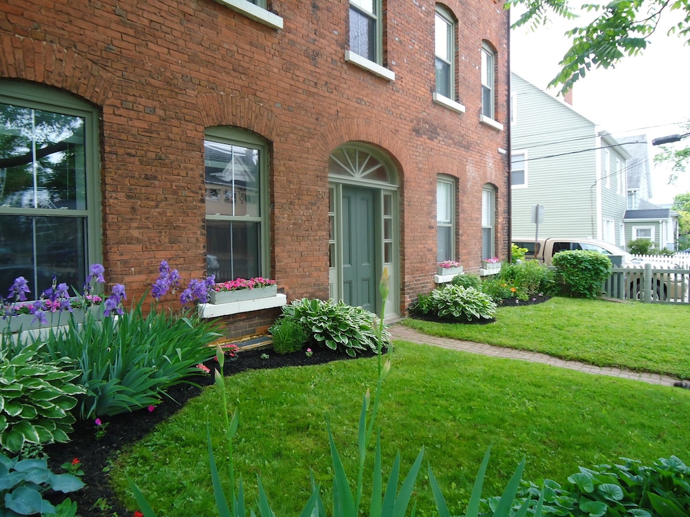 Downtown Heritage Gem Close To Beach And Convention Center - Charlottetown