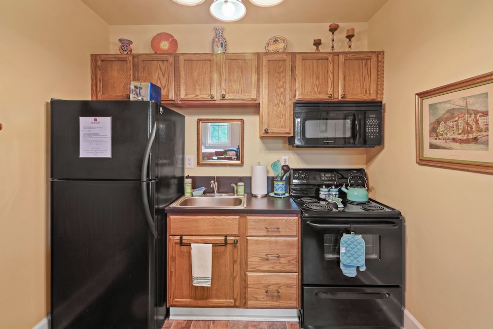 Stay In Crozet Mountain Suite In Downtown Crozet - Crozet, VA
