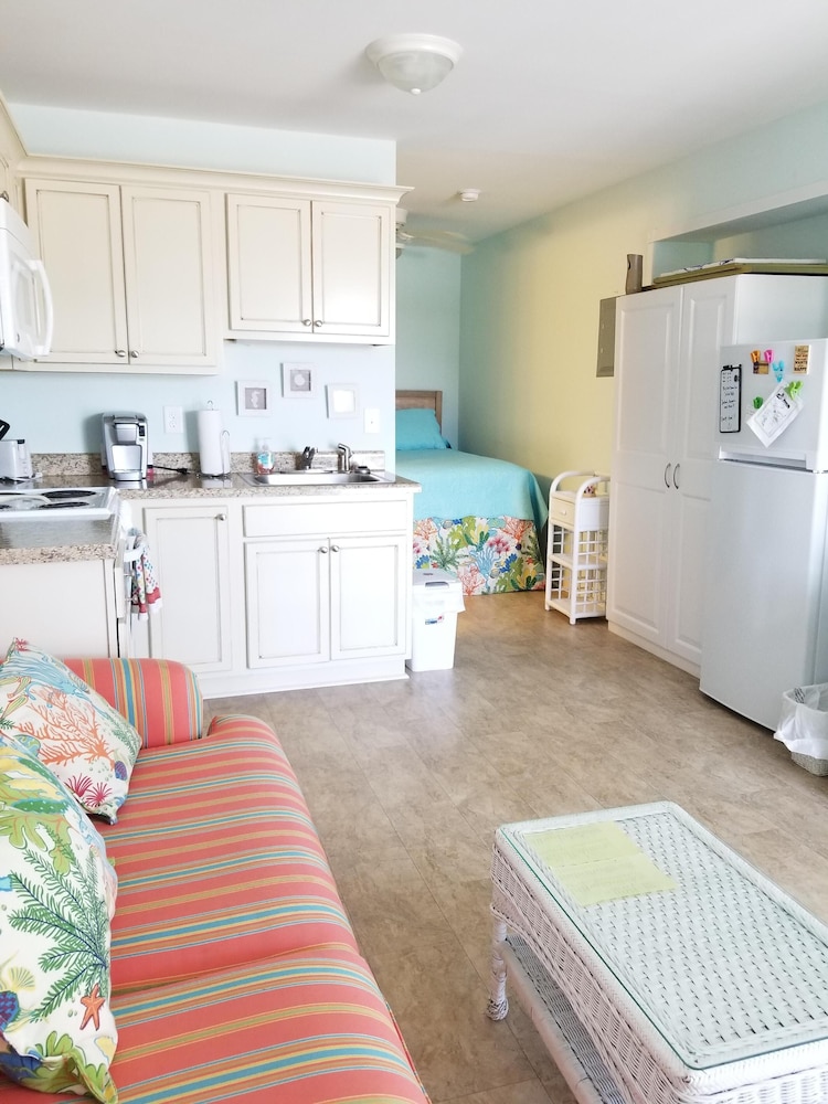 Clean, Beautiful  Bright Studio Condo With Extras For Your Perfect Vacation!!!! - Atlantic Beach, NC