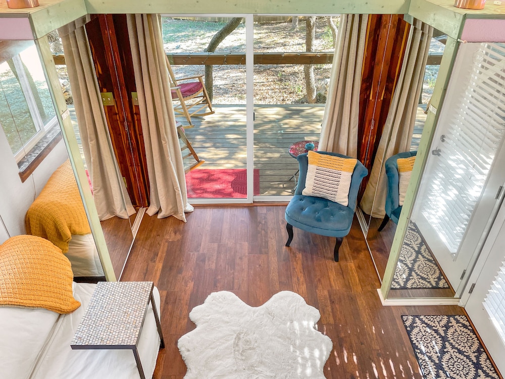 Beautiful Zen Cabin In Canyon Lake! Only 5 Minutes From The Lake And River! - Wimberley, TX