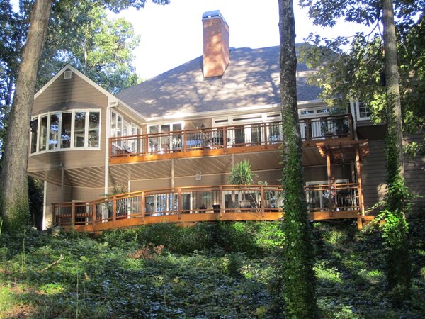 Casa De Vacaciones En El Lago Lanier \/ Muelle Privado, 5 Dormitorios, Dos Maestros, Sauna Para 6 Personas - Cumming, GA