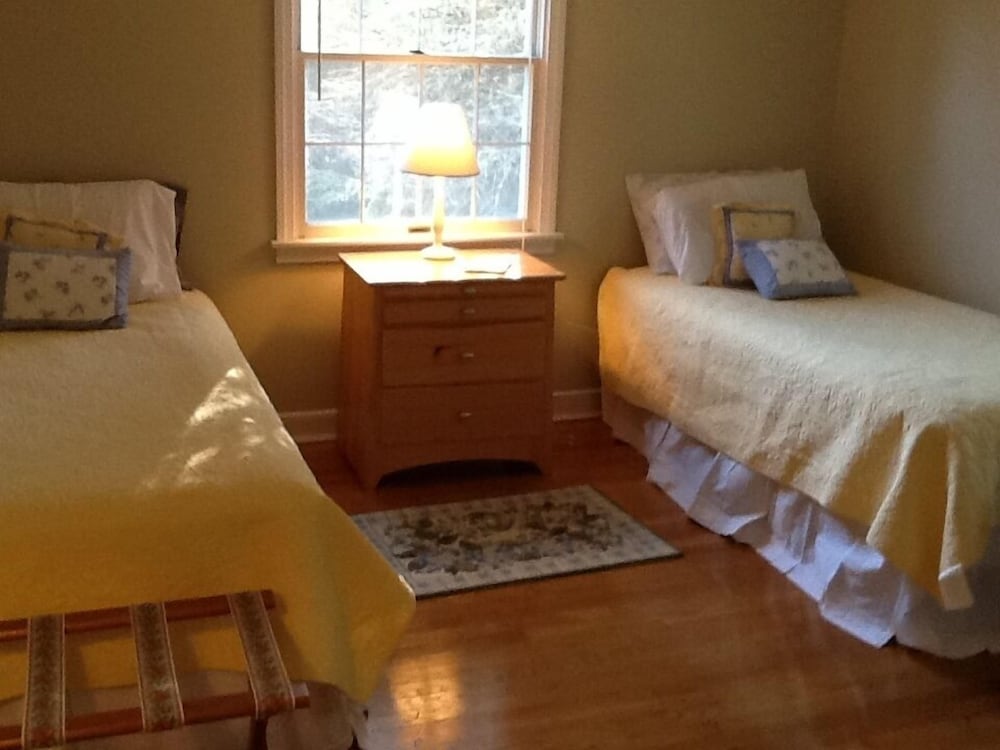 Chatham 3 Bedroom/2 Bath Retreat - Harwich, MA