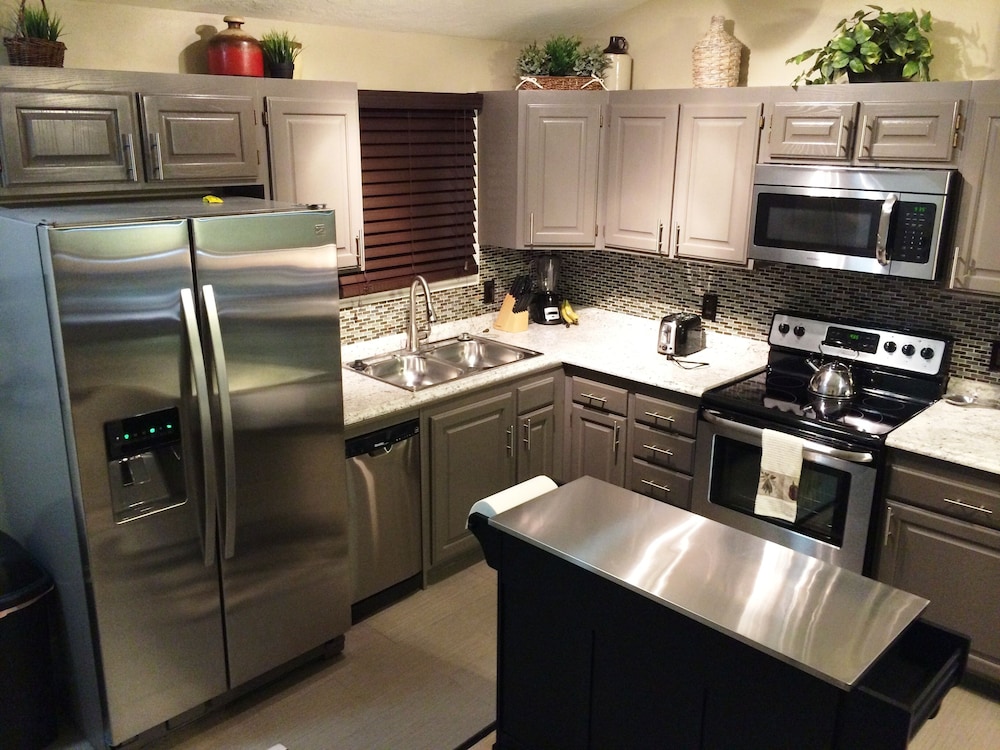 'Modern Feel! Wonderful Location! And A Great Price, Too! - Utah