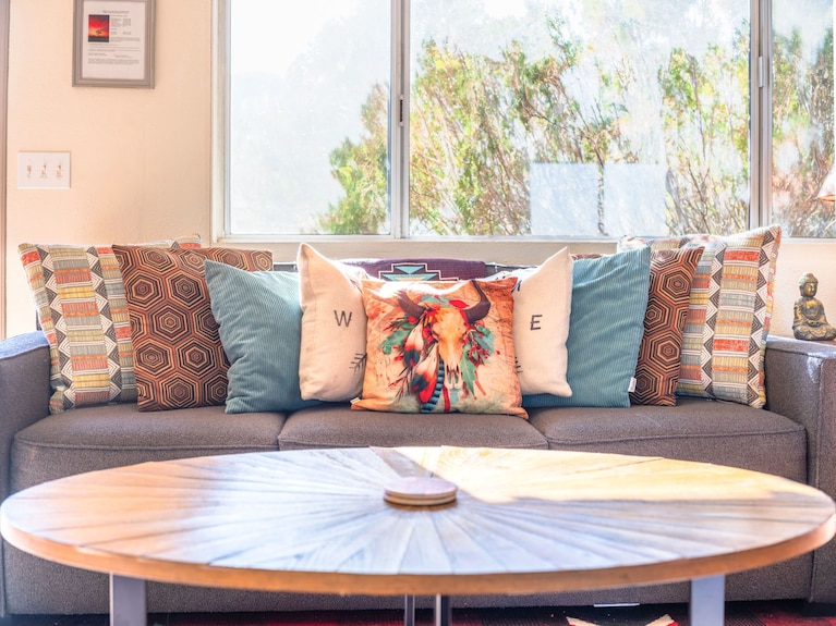 Relax And Stargaze From The Hot Tub At This Cozy Private Desert Home - Joshua Tree, CA