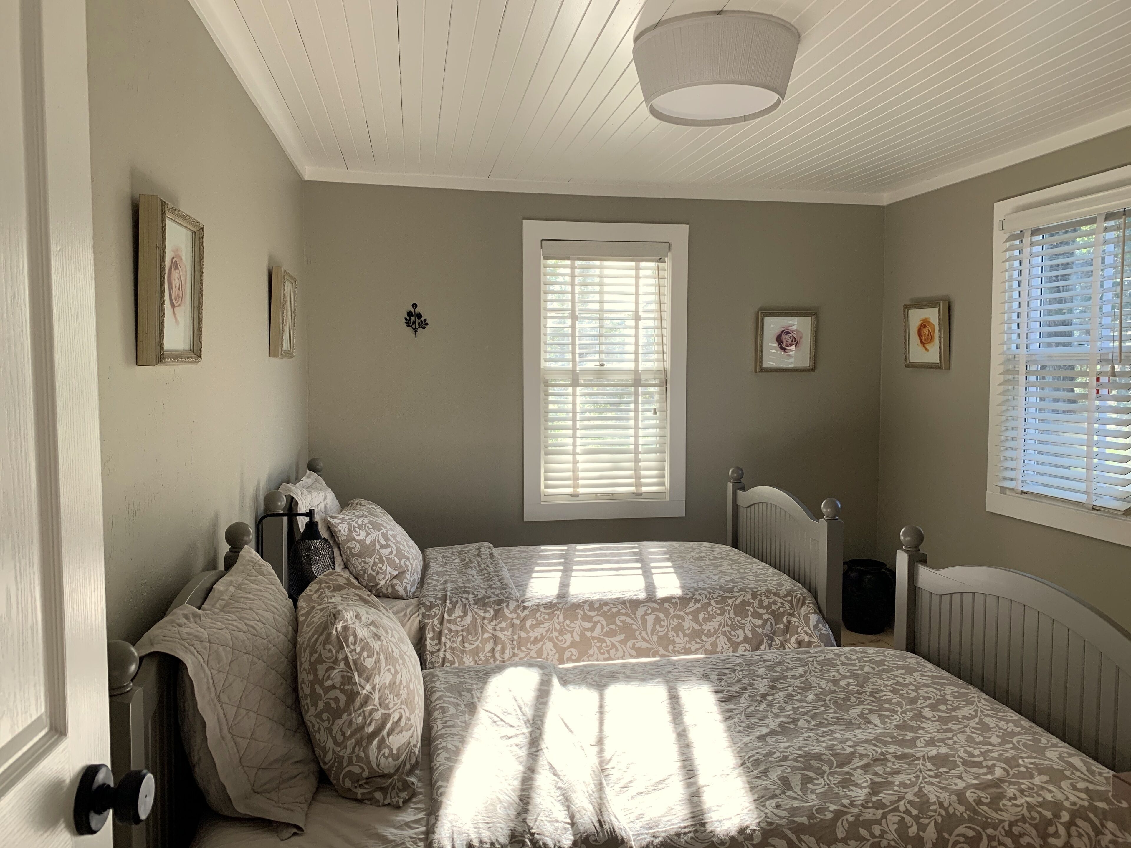 Vineyard Vista, Modern Farmhouse Cottage With Pool - Healdsburg, CA