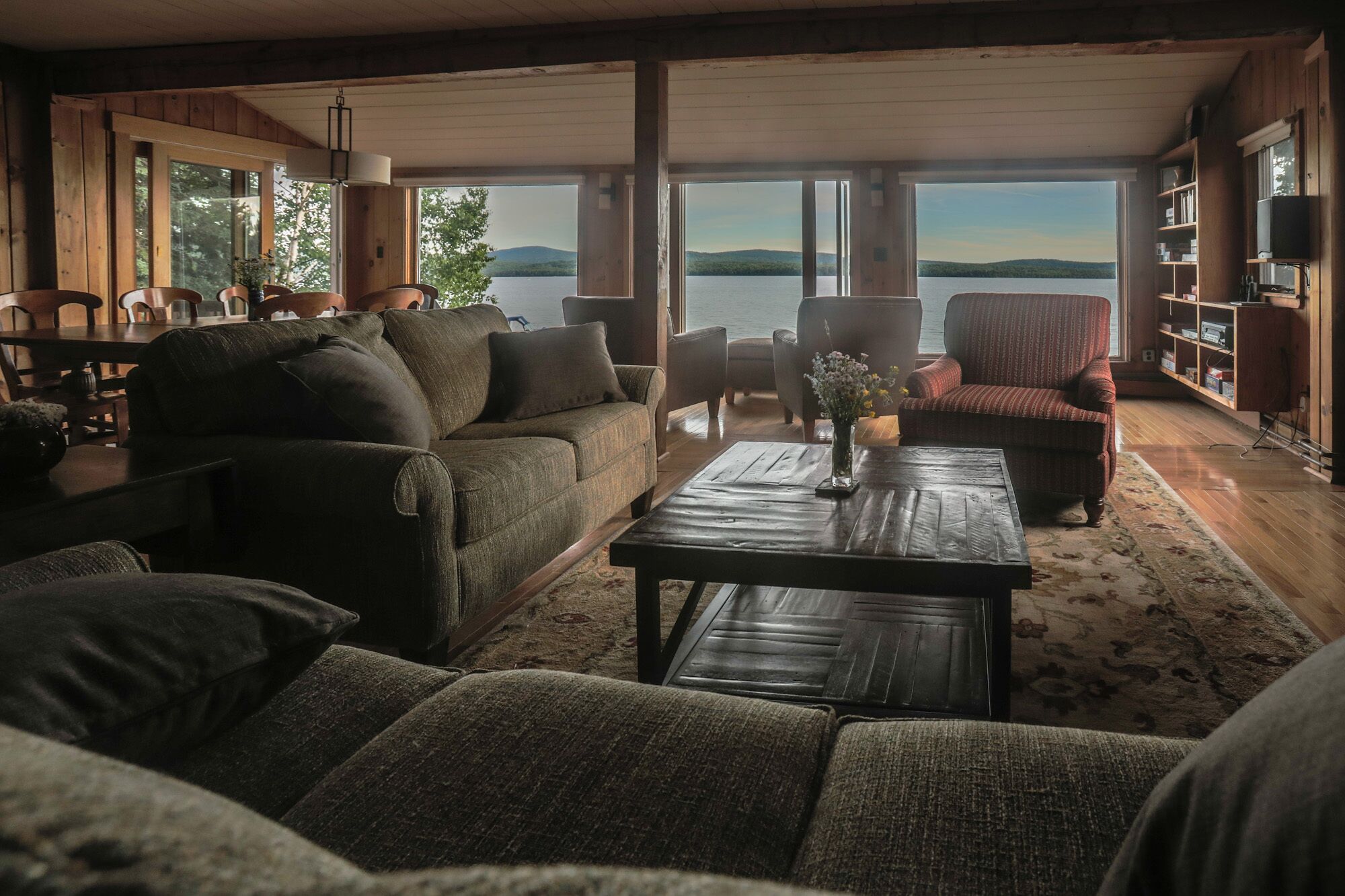 15 Meter Vom See Entfernt. Feuerstelle. Kajaks Sups, Haustiere Erlaubt, Privatstrand, Holz - Maine