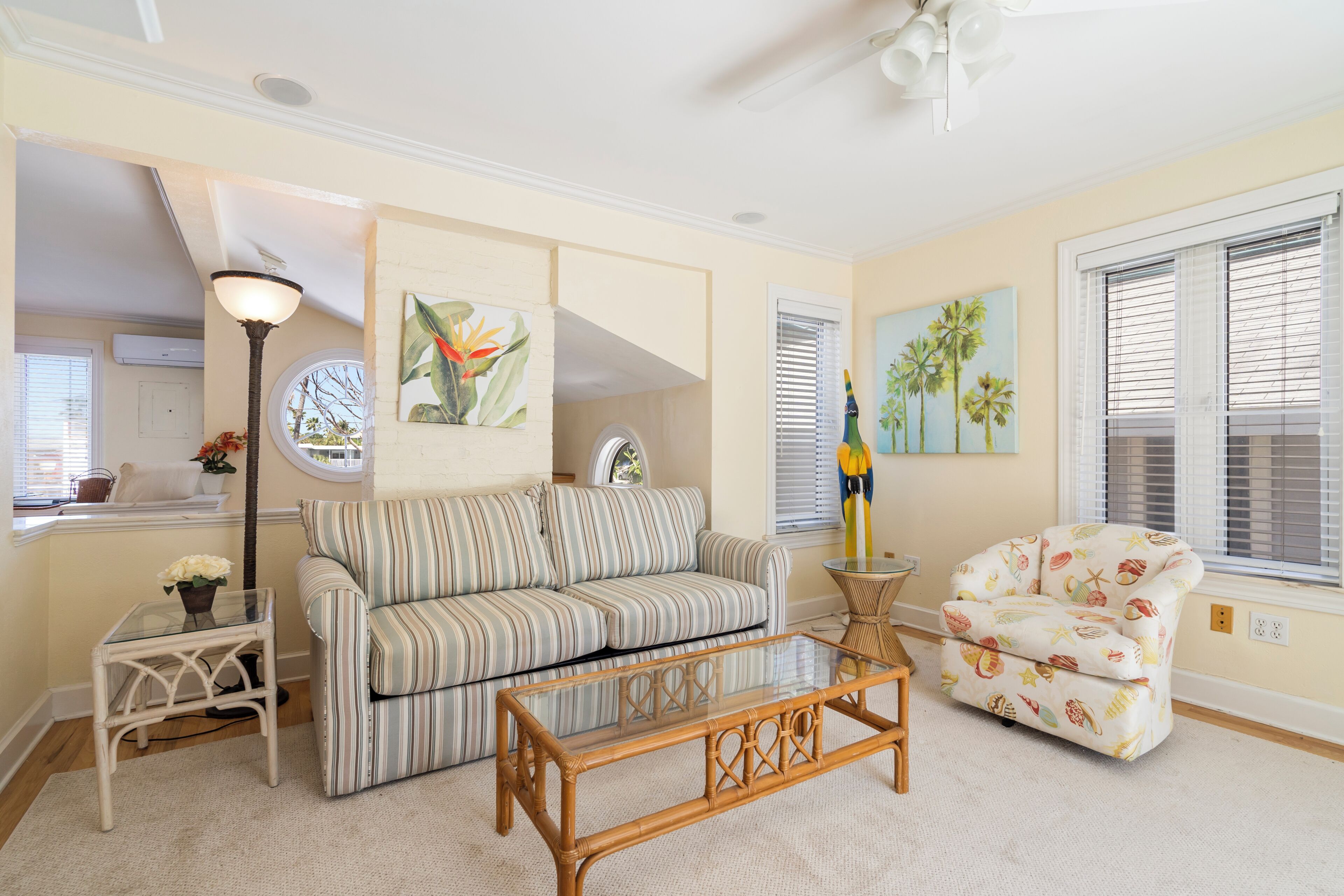 Palm Cottage Treasure Island Beach Sleeps 4 - Madeira Beach, FL