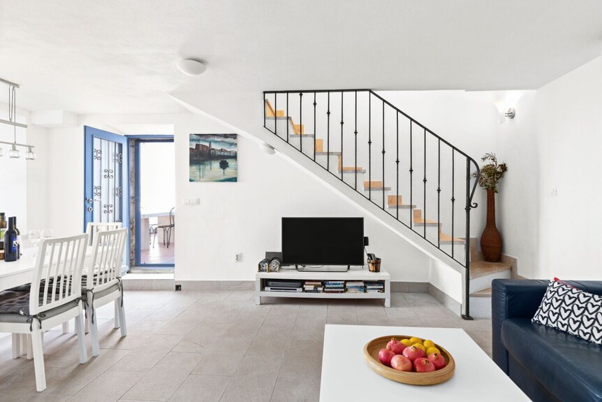 Illyria - A Beautiful Fisherman's Cottage Just 3 Meters From Sea - Brač