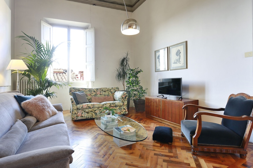 Piso Grande Y Luminoso En El Corazón De Florencia, Ideal Para Una Familia O Un Grupo! - Florencia