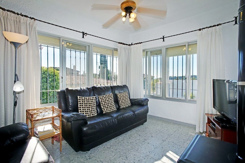 Semi-secluded 3 Bed, 2 Bath Family Villa With Pool & Gardens - Casares