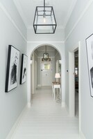 Casa de Campo Deluxe, 2 quartos (Kirsten) | Sala de estar | Televisor LED de 42 polegadas com canais digitais, televisor 