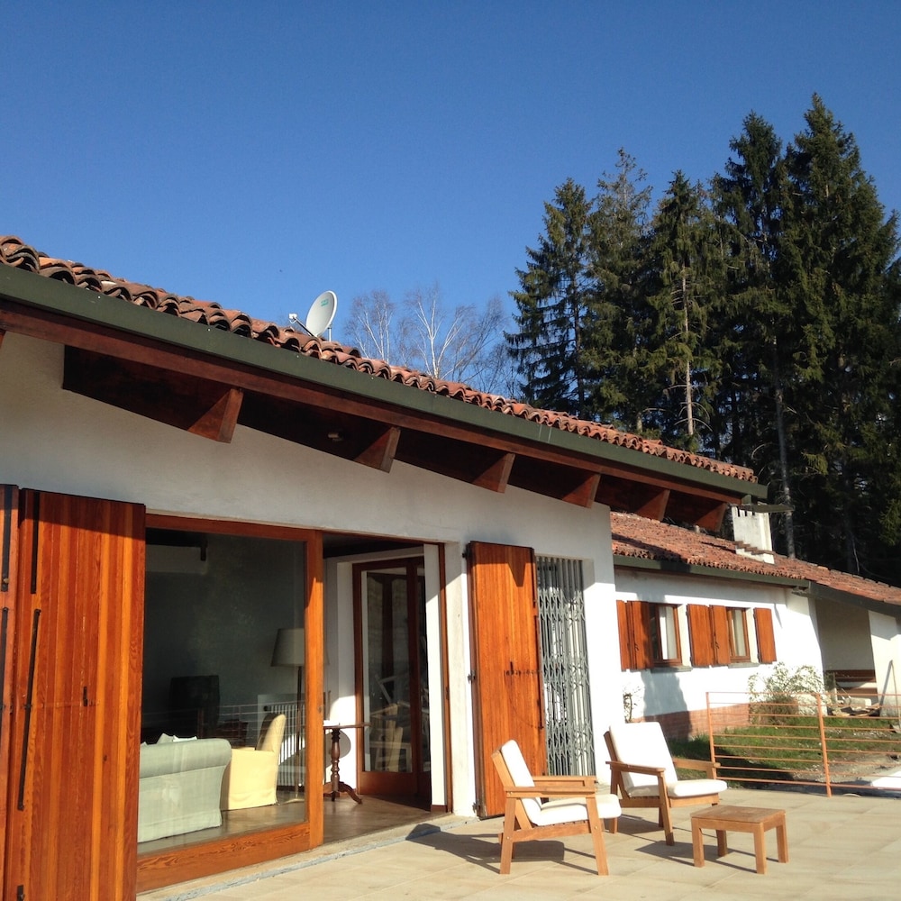 Villa Mit Pool Und Blick Auf Die Seen Oberhalb Von Stresa - Stresa
