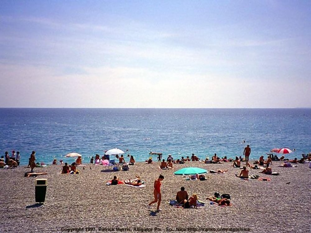 Location 2 Pièces Au Coeur Du Vieux Nice à Deux Pas De La Promenade Des Anglais - Alpes-Maritimes