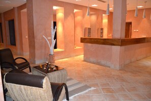 Sauna seca, banho turco/hammam, bandagem corporal, tratamentos faciais