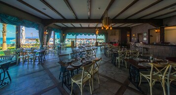 Café da manhã e almoço