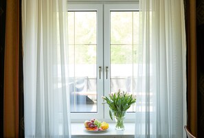 Quarto Twin Standard | Vista para o jardim