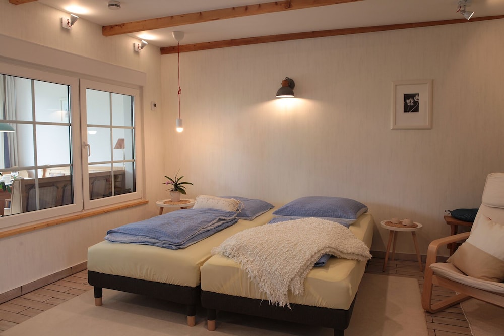 Enchanting Little Vacation Cottage In Röpersdorf Directly On Lake Uckersee - Prenzlau