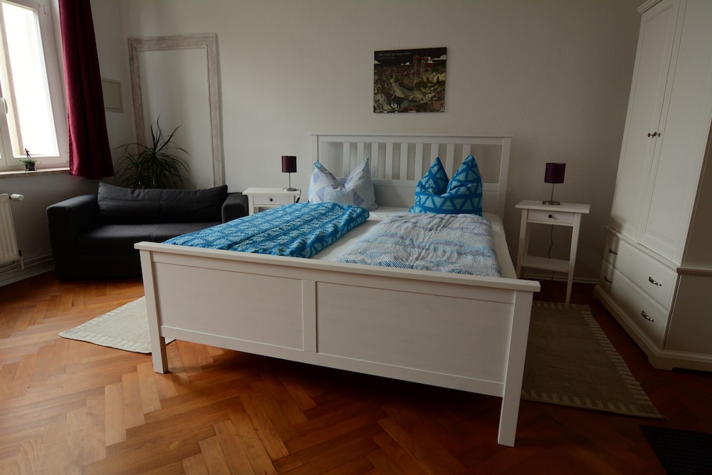 Im Zentrum Von Quedlinburg, Ruhig Und Mit Blick In Den Garten Und Parkplatz - Bad Suderode