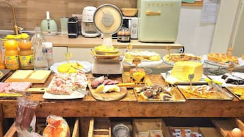 Pequeno-almoço tipo buffet diário incluído