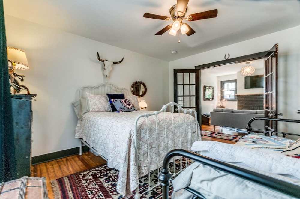 Music City Roost~nashville Style~ 10 Min From Downtown & Music Row!~ - 納什維爾