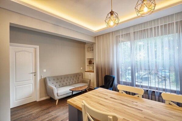 Apartamento Cidade, 2 quartos, Vista para a cidade | 2 quartos, quartos insonorizados, berços/camas para crianças