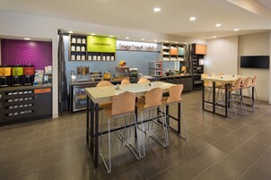Pequeno-almoço takeaway diário incluído 
