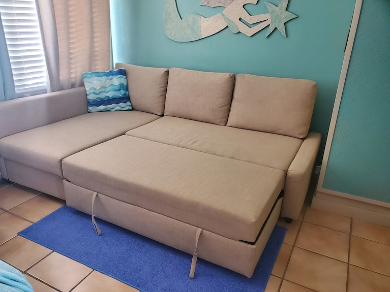 Oceanview Daytona Beach Studio Off Duty Mermaid Pool, Sleeps 4 - Daytona Beach, FL