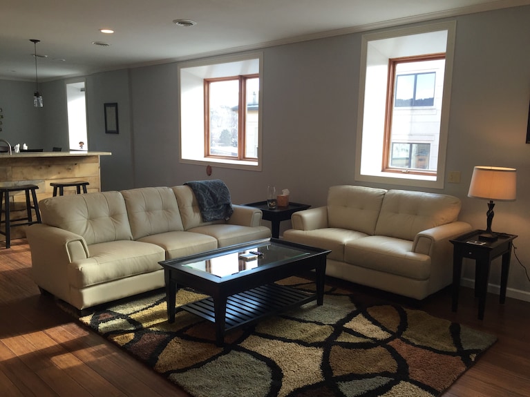 Driftless Loft In The Heart Of Downtown Decorah, Ia - Decorah, IA