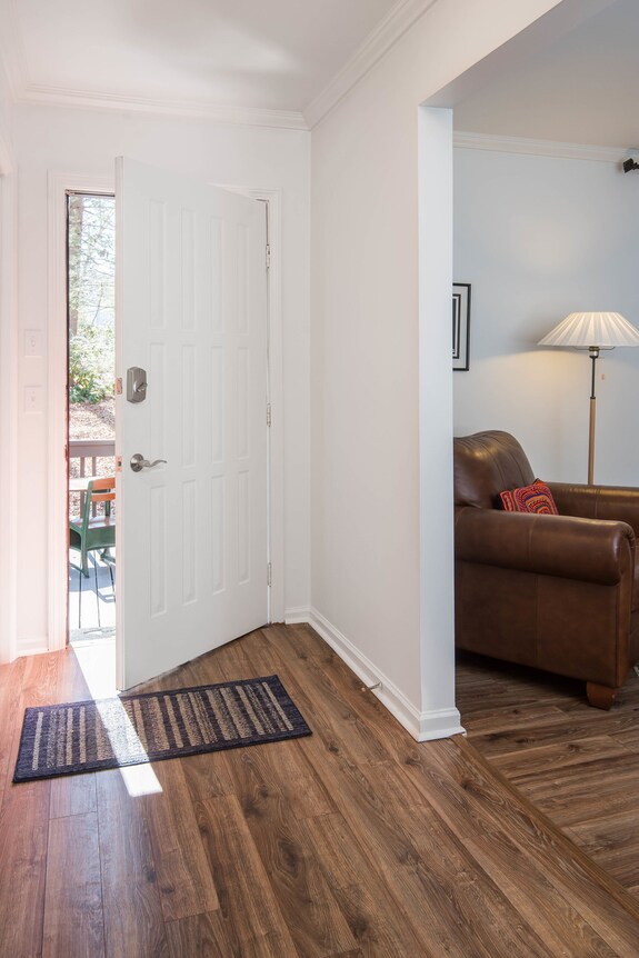 Modern Cabin - Close To Hiking/biking Trails And Downtown - Hendersonville, NC
