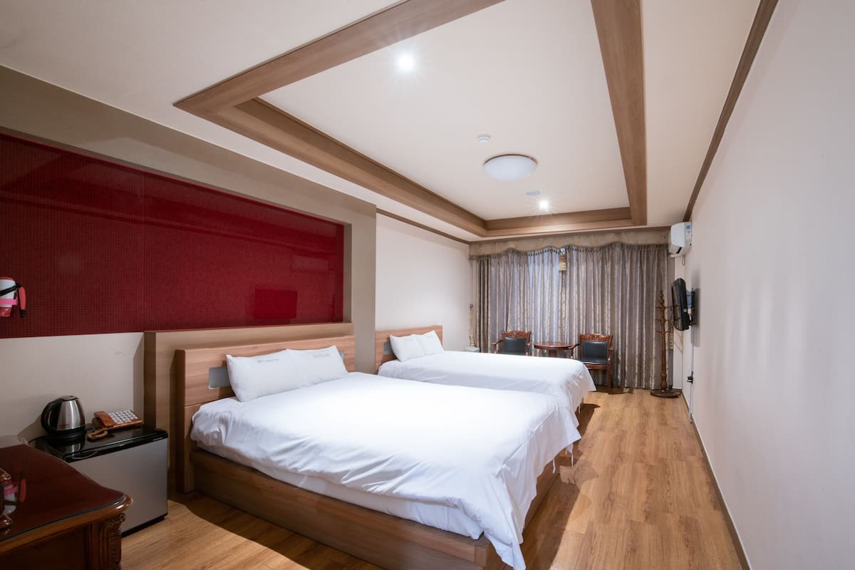 Quarto duplo luxo | Cortinas blackout, Wi-Fi de cortesia, acesso para cadeiras de rodas