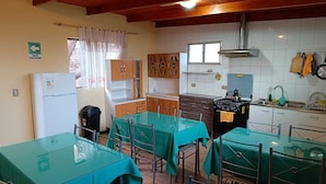 Quarto Triplo Standard, casa de banho partilhada | Cozinha partilhada